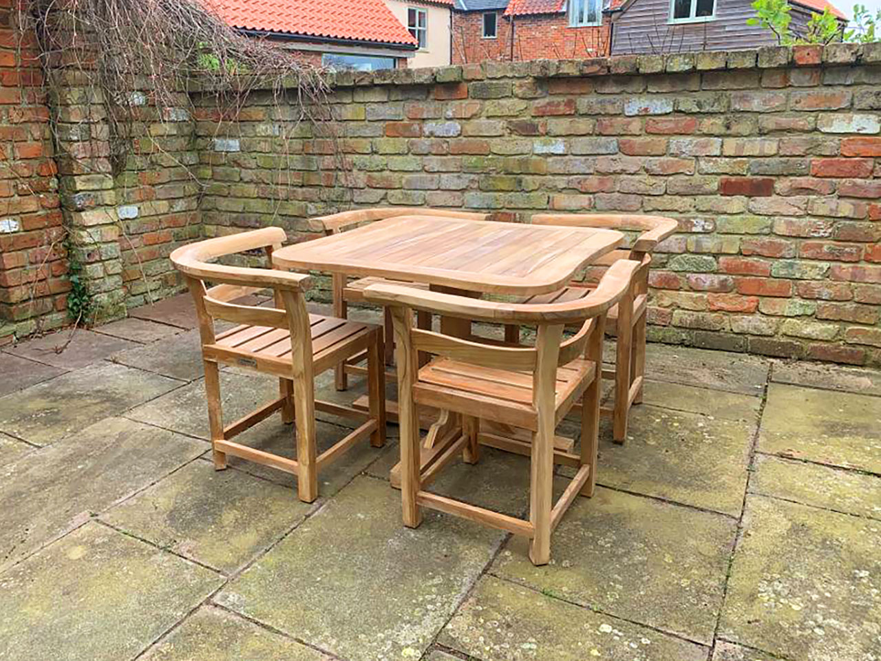 Solid Premium Teak Outdoor Garden Tables | AW Robinson